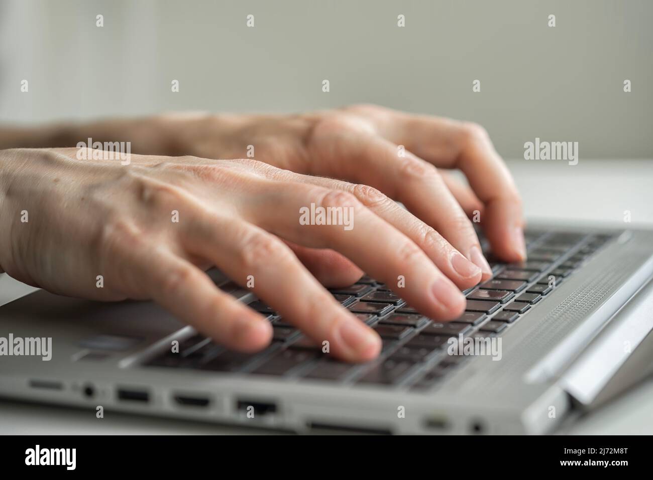 Hand fingers typing hi-res stock photography and images - Alamy