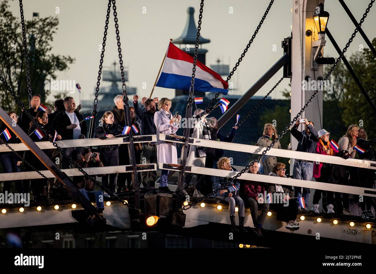 2022-05-05 21:27:51 AMSTERDAM - Audience during the May 5 concert on ...