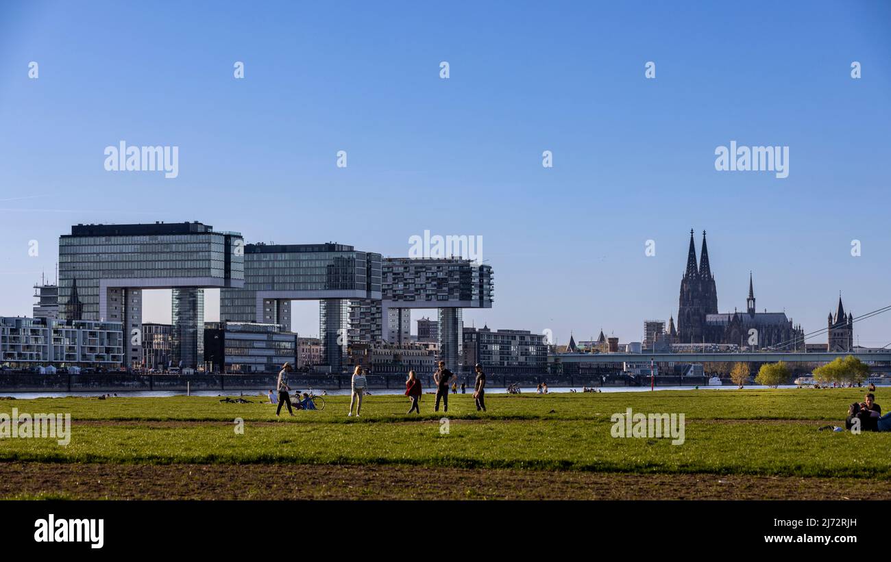 Skyscraper rising in city crane hi-res stock photography and images - Alamy
