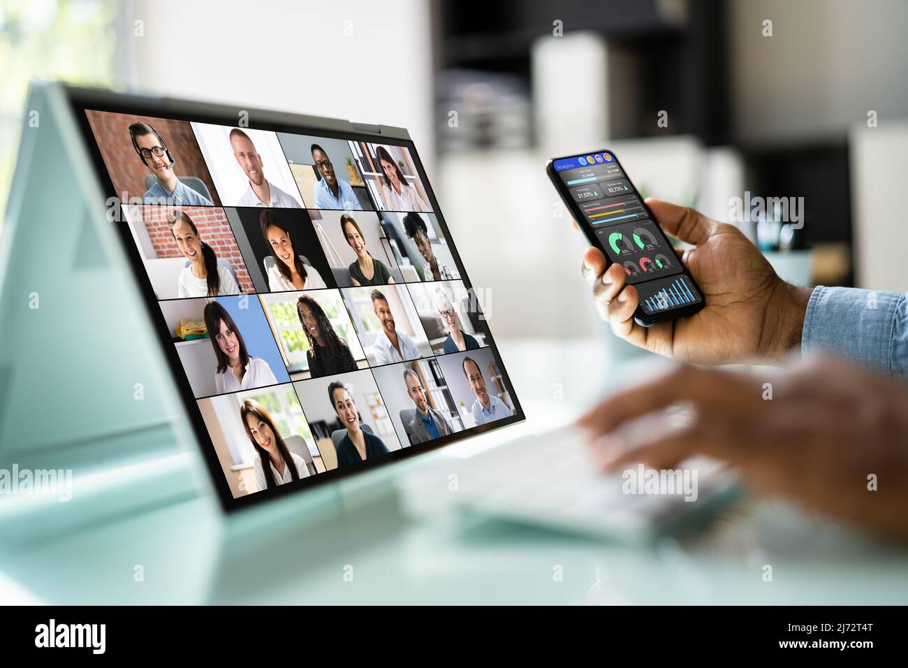 Watching online business hi-res stock photography and images - Alamy