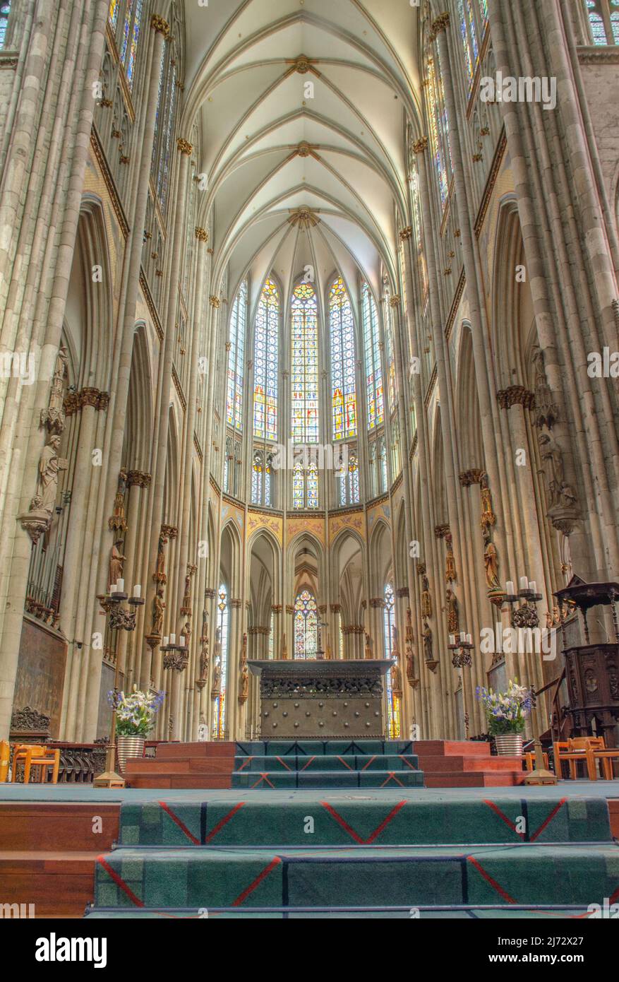 Nave of cologne cathedral hi-res stock photography and images - Alamy