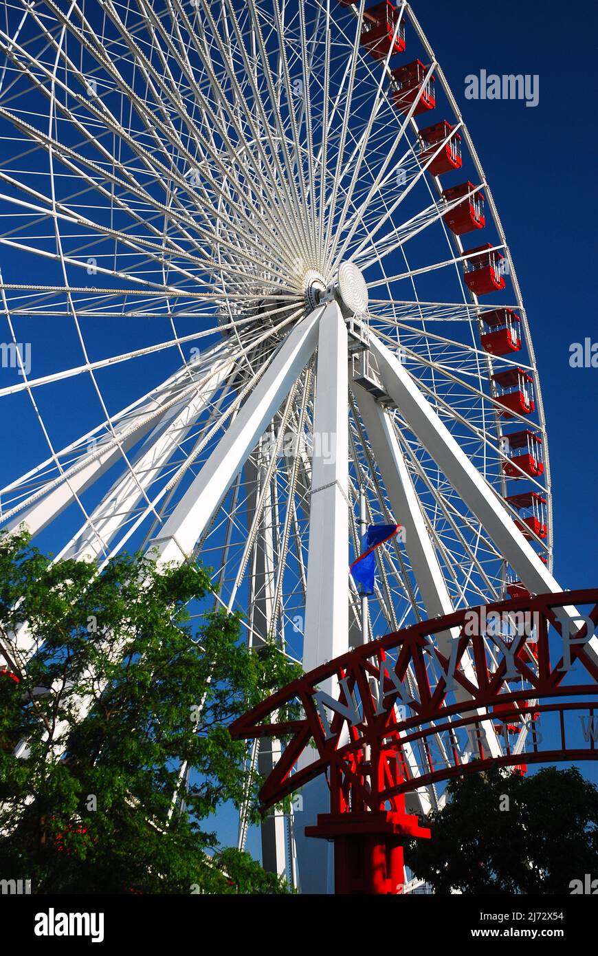 A giant Ferris wheel towers over Navy Pier in Chicago Stock Photo - Alamy
