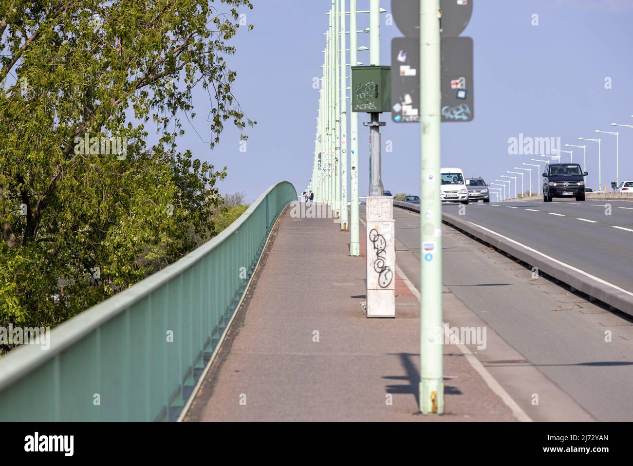 Zoo -bridge running over Rhine river in Cologne Stock Photo - Alamy