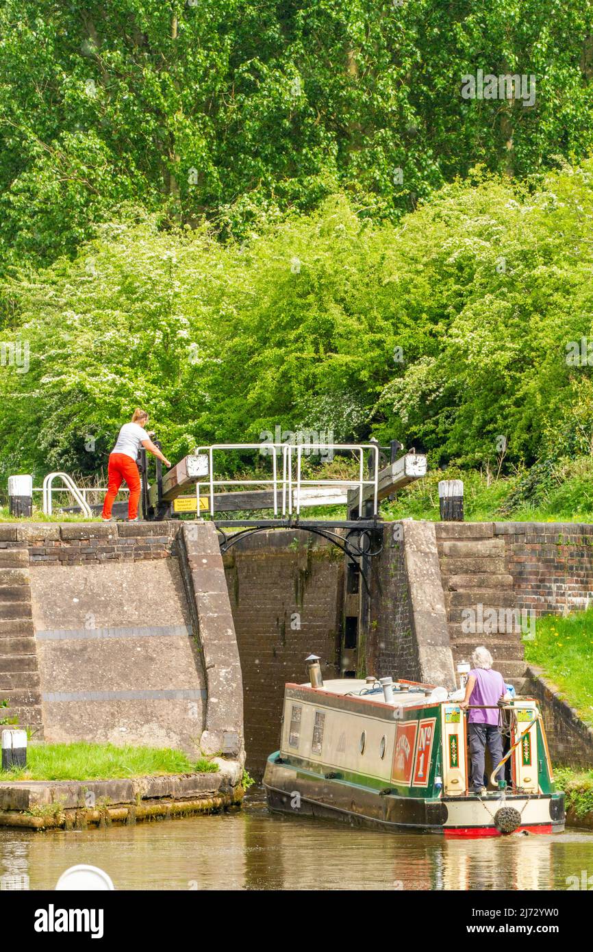 Top lock cottage hi-res stock photography and images - Alamy
