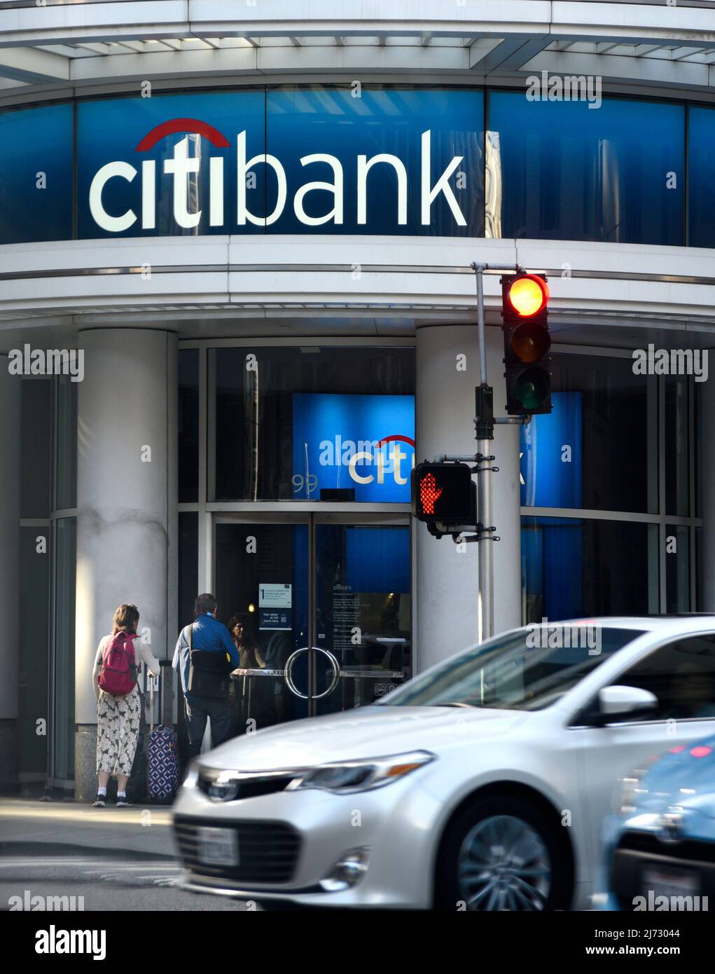 Tourists banking hi-res stock photography and images - Alamy