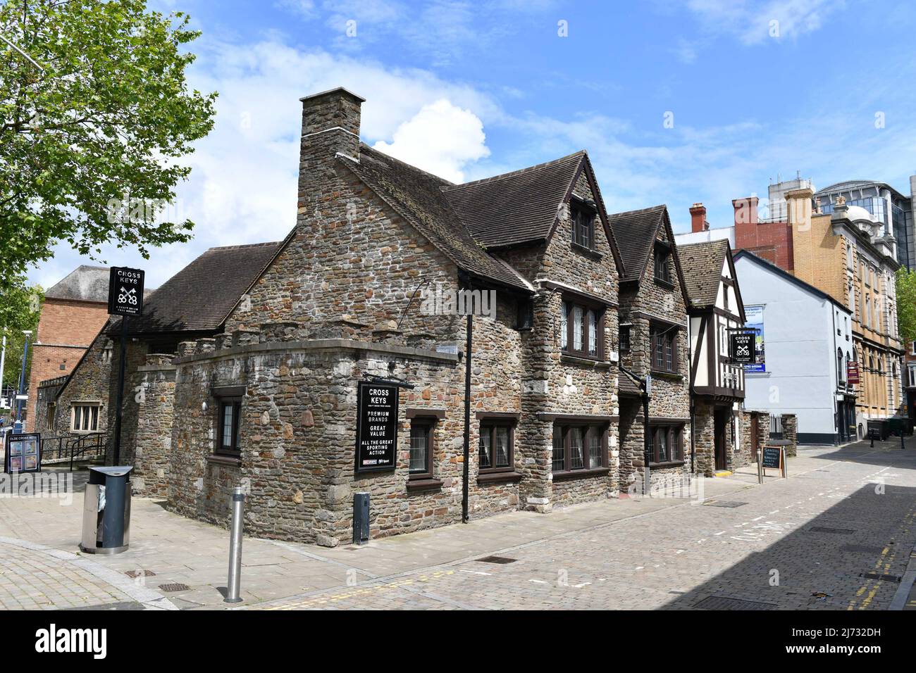 Swansea, 9th June2019 Swansea stock pictures. Cross Keys pub Stock ...