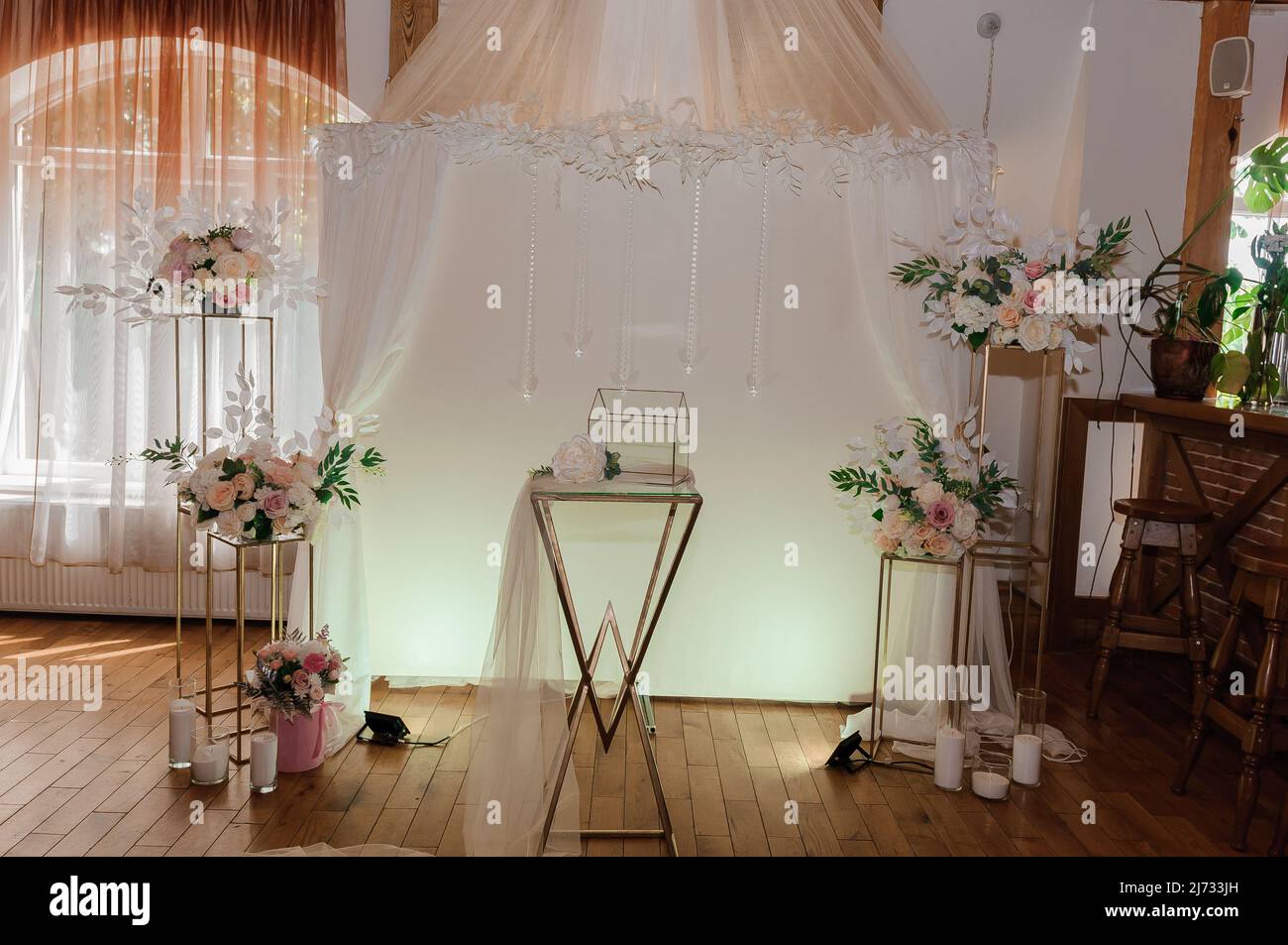 Wedding arch multi colored hi-res stock photography and images - Alamy