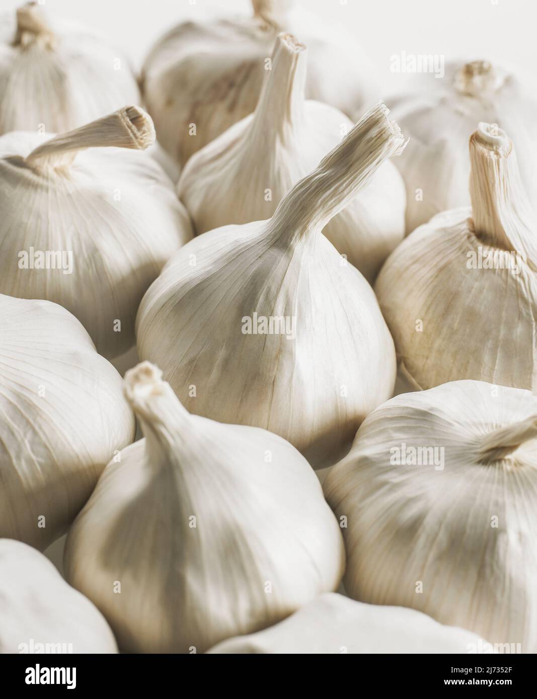 Health benefits of garlic hi-res stock photography and images - Alamy