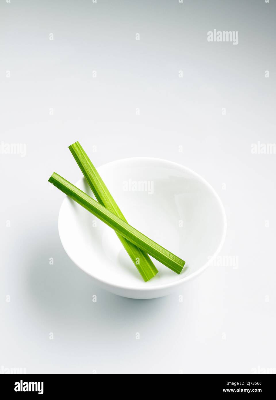 Two crossed sticks hi-res stock photography and images - Alamy