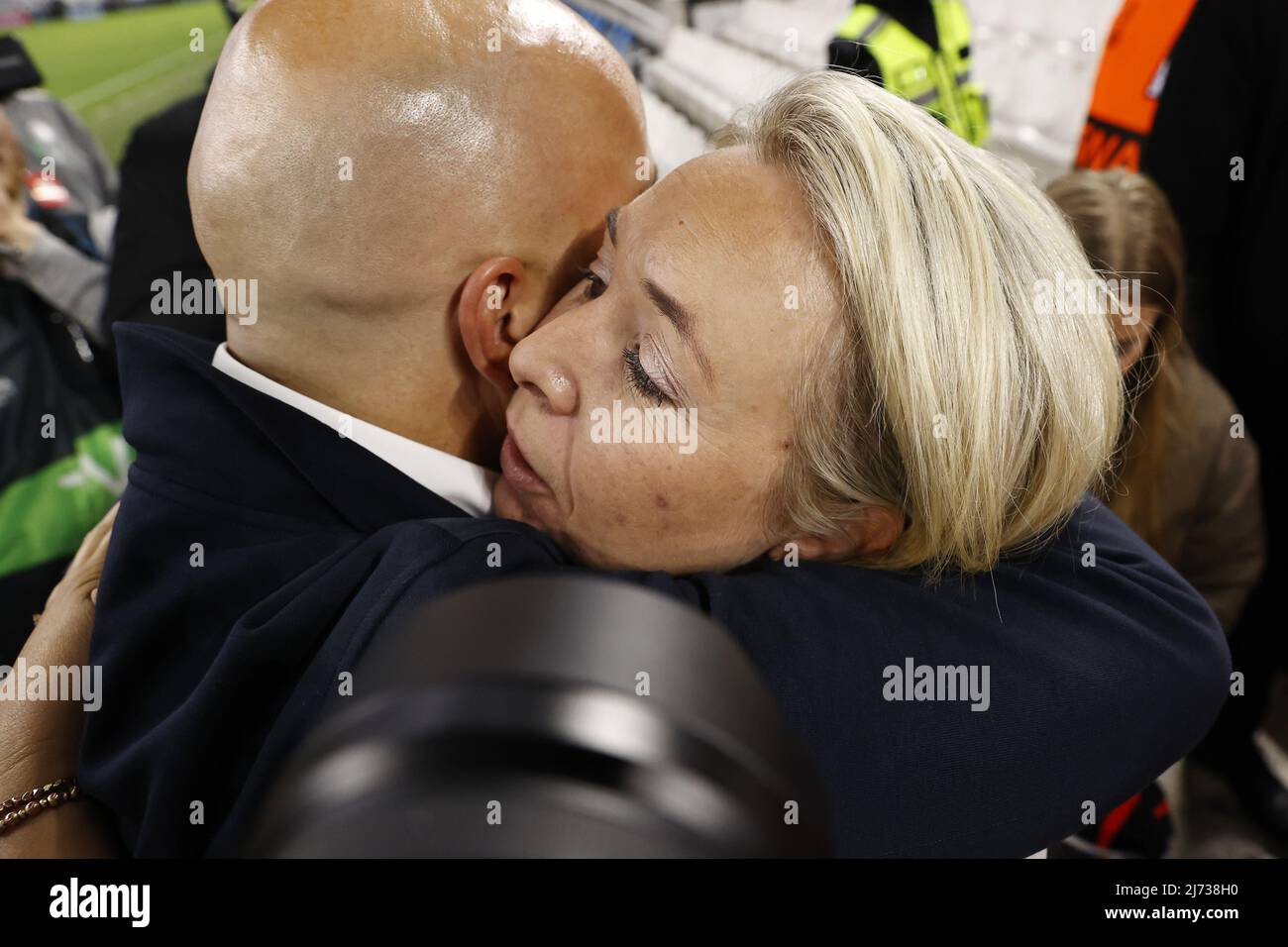 MARSEILLE - (lr) Feyenoord coach Arne Slot with wife Mirjam Slot during ...