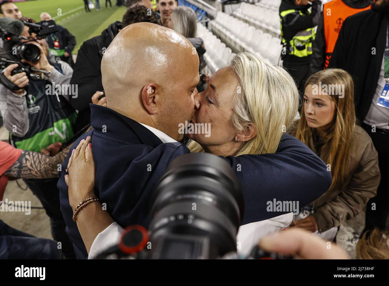 MARSEILLE - (lr) Feyenoord coach Arne Slot with wife Mirjam Slot during ...