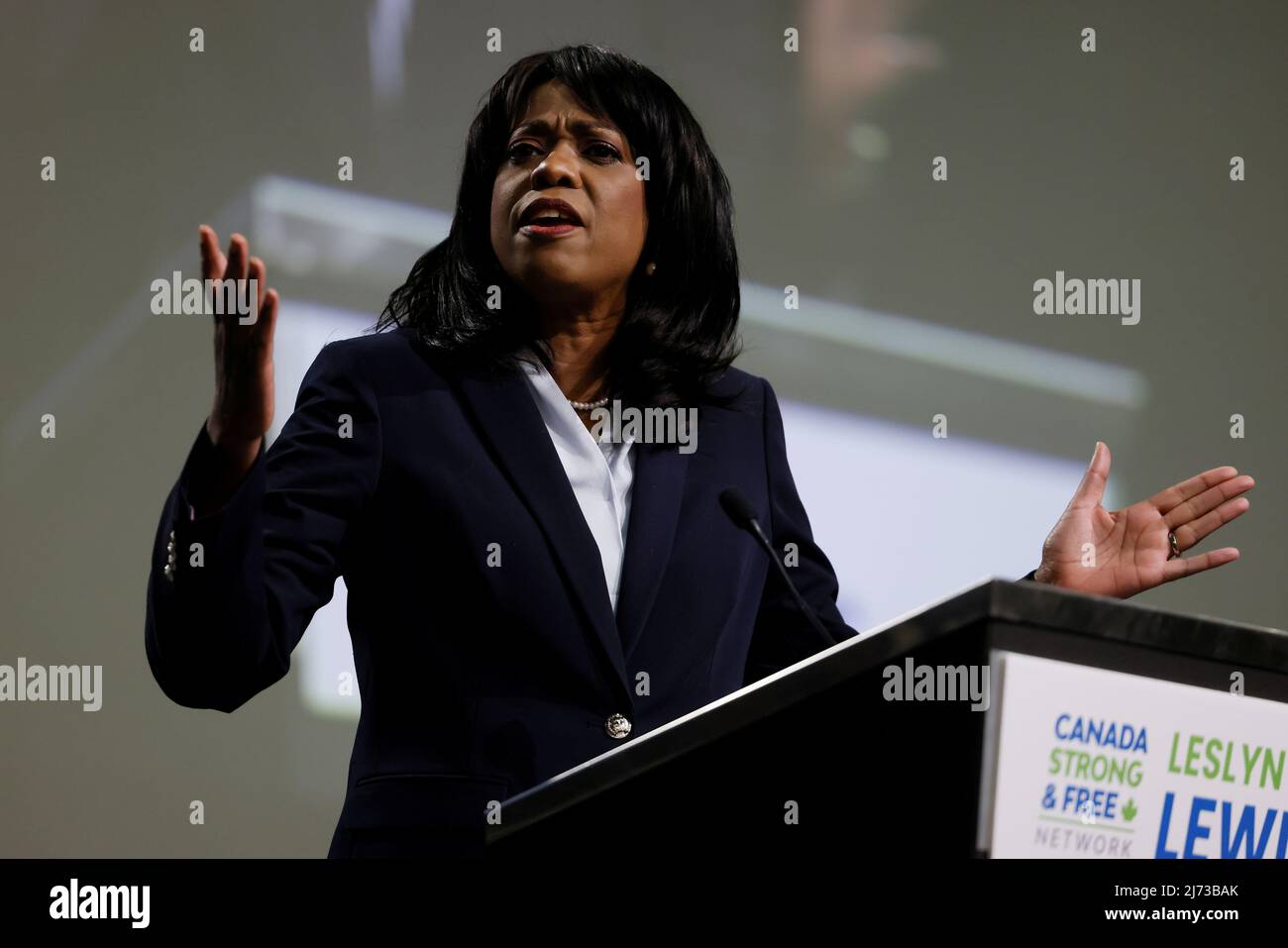 Leslyn lewis hi-res stock photography and images - Alamy