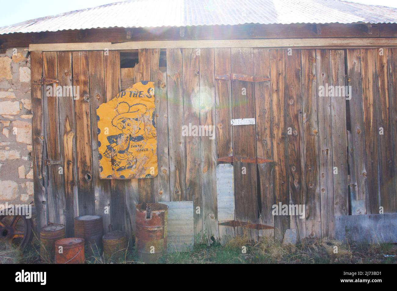 Garage wall texture hi-res stock photography and images - Alamy