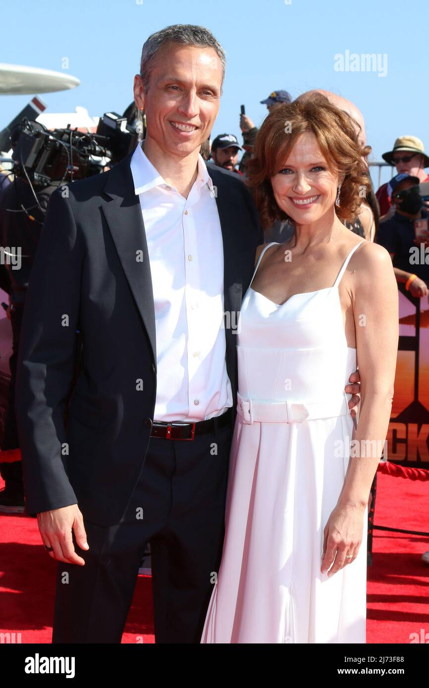 May 4, 2022, San Diego, CA, USA: LOS ANGELES - MAY 4: Jean Louisa Kelly ...