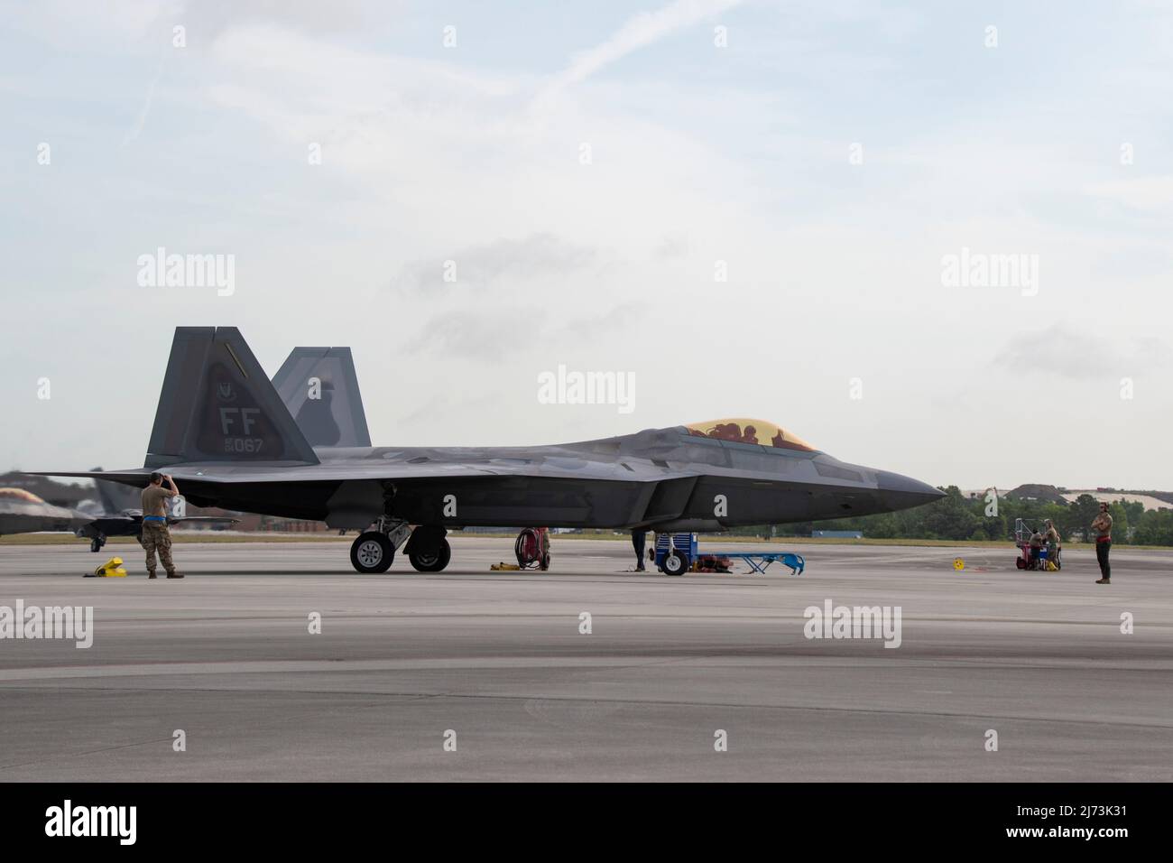 U.S. Air Force crew chiefs with the 192nd Fighter Wing, Virginia Air ...