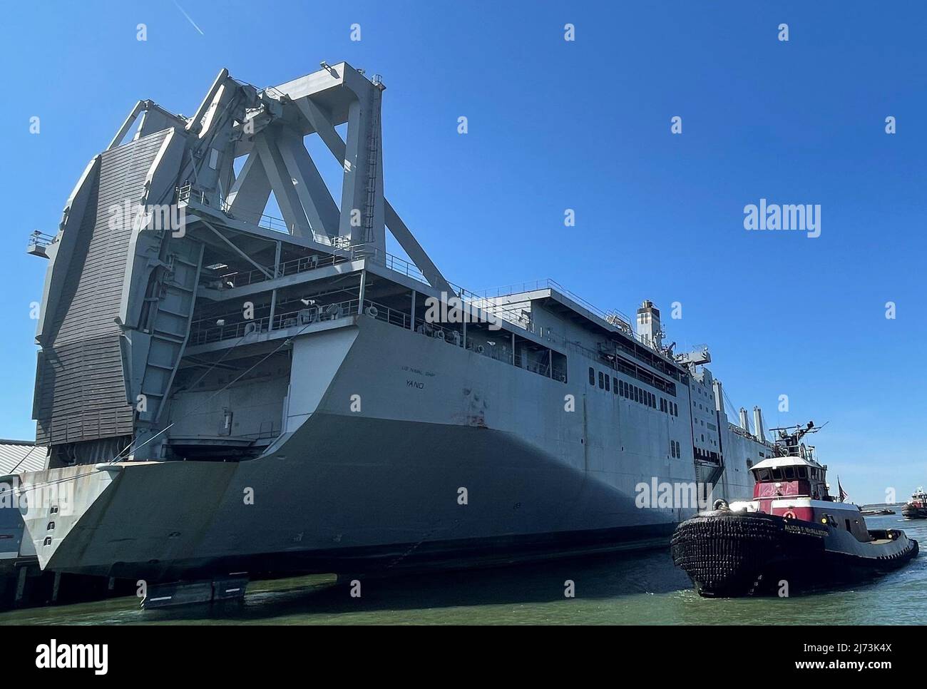 NEWPORT NEWS, Va. (April 2, 2022) Signet Warhorse II towed Military ...