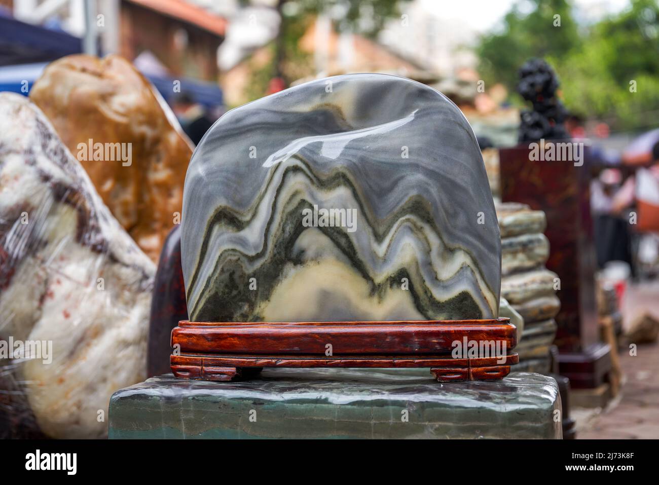 Brilliant pebbles hi-res stock photography and images - Alamy