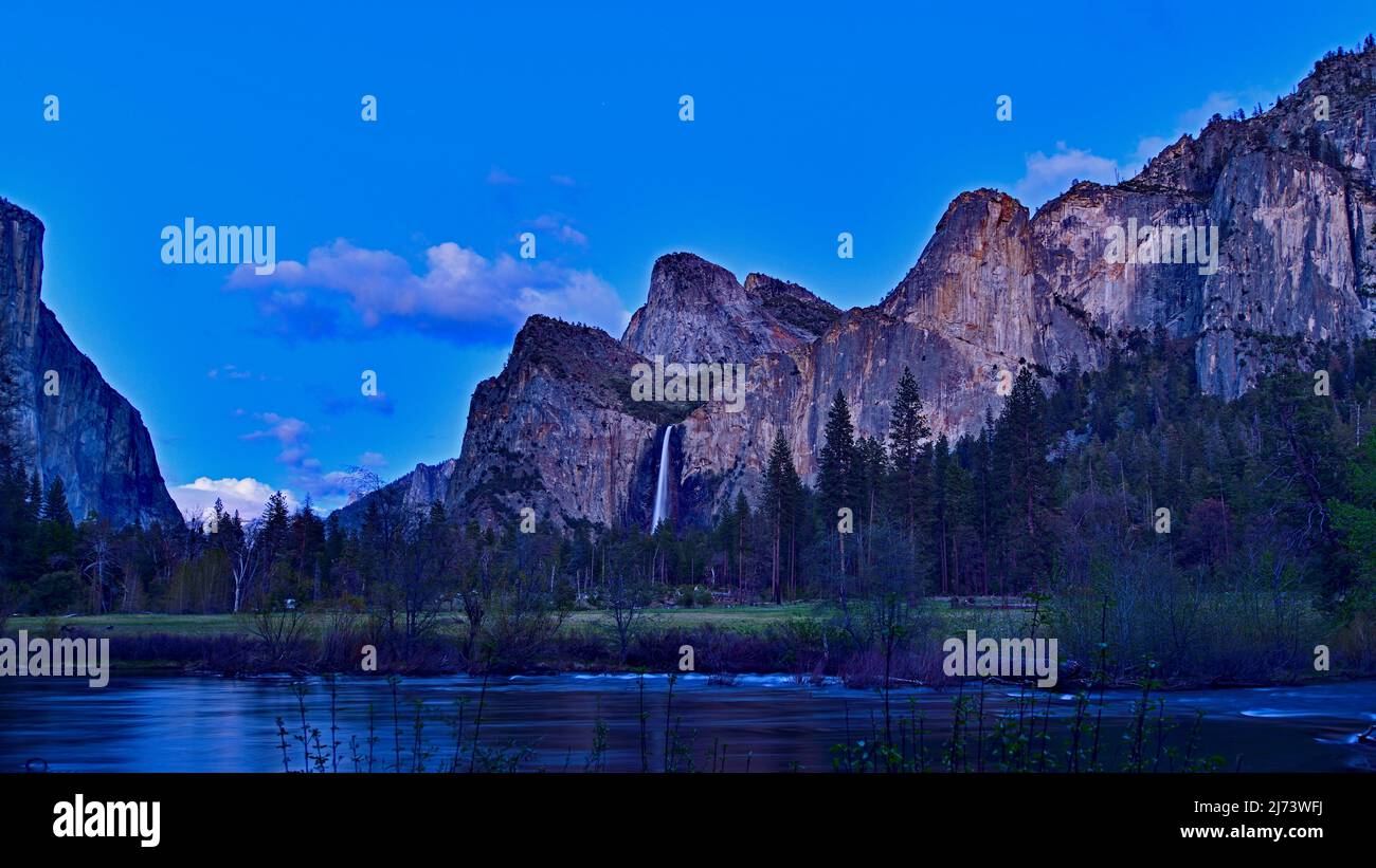 Yosemite Valley View from Valley View Point Stock Photo - Alamy