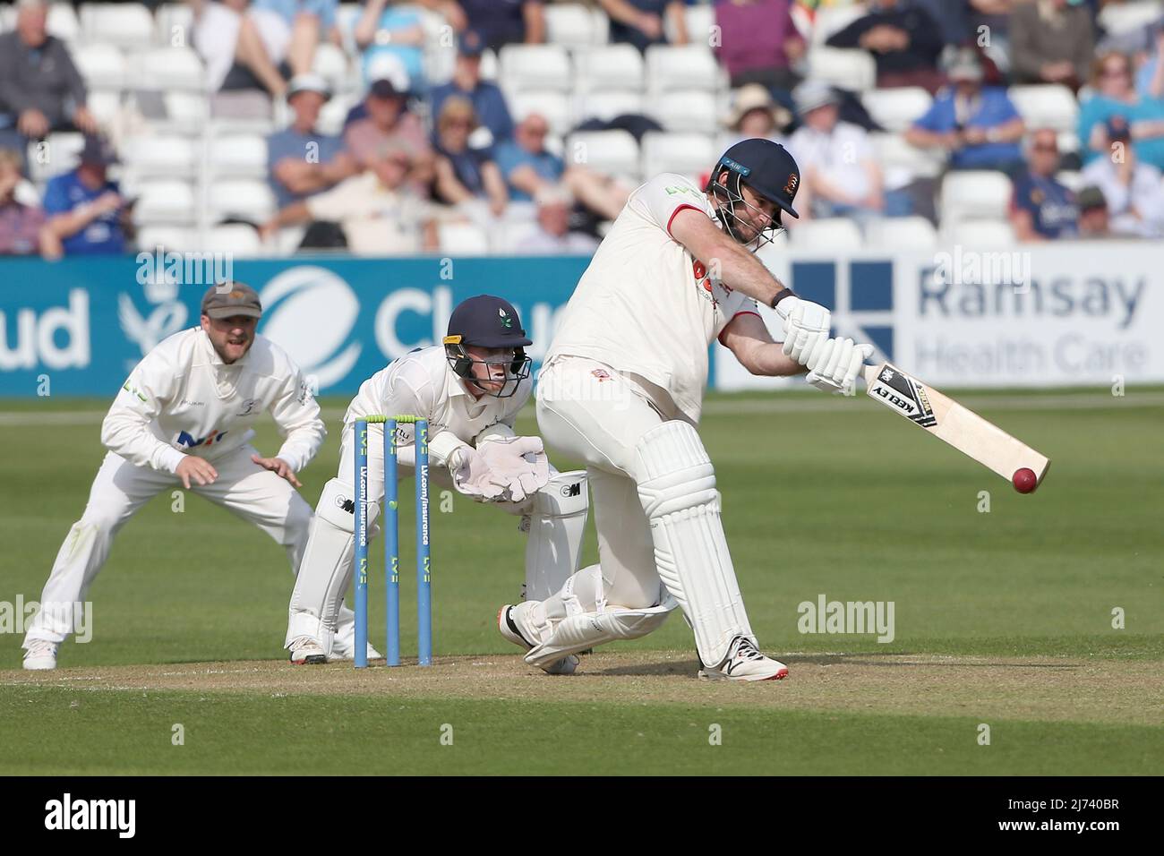 Paul Walter hits 4 runs for Essex during Essex CCC vs Yorkshire CCC, LV ...