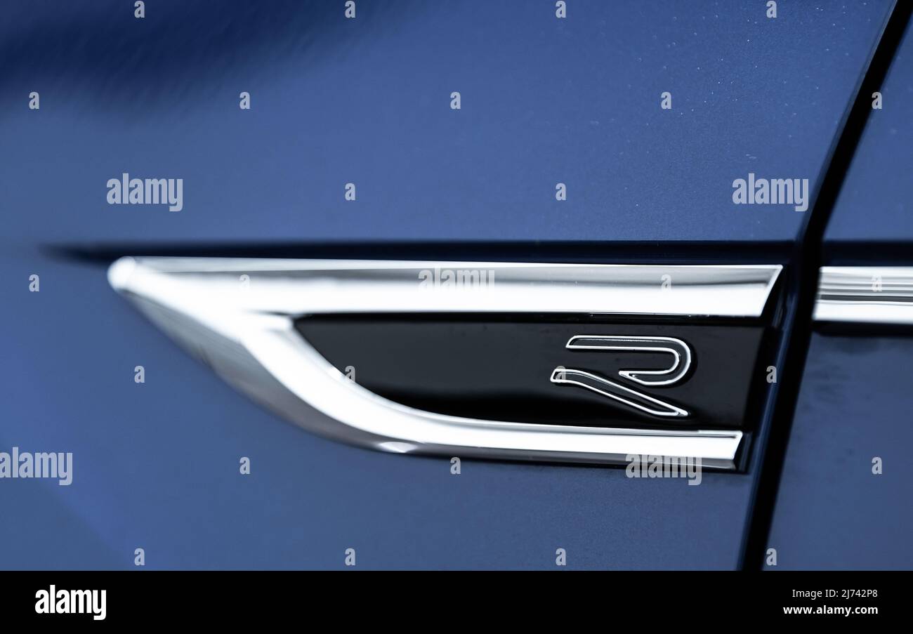 04 May 2022, Baden-Wuerttemberg, Villingen-Schwenningen: The R logo can ...