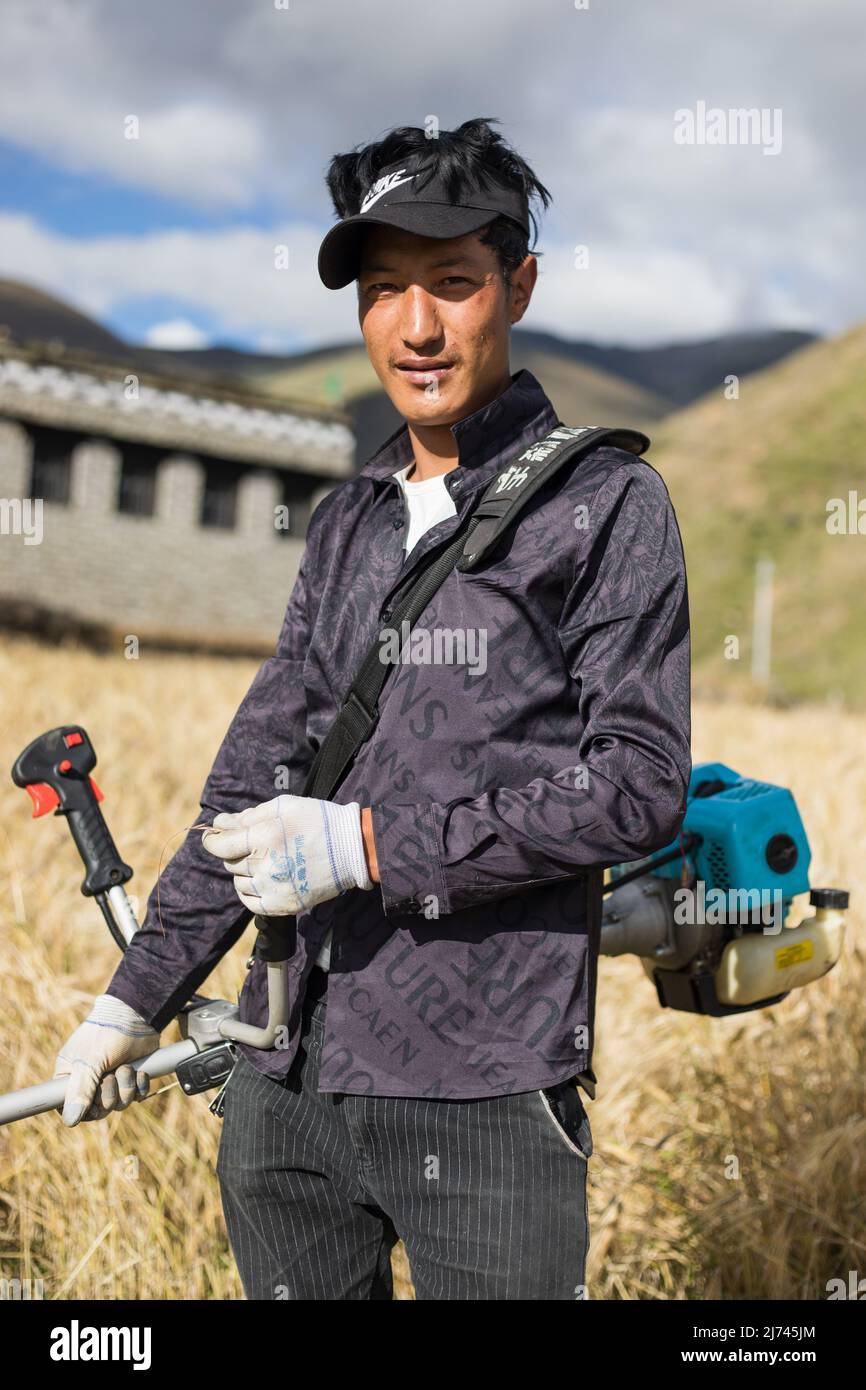 Tibetan farmer hi-res stock photography and images - Alamy