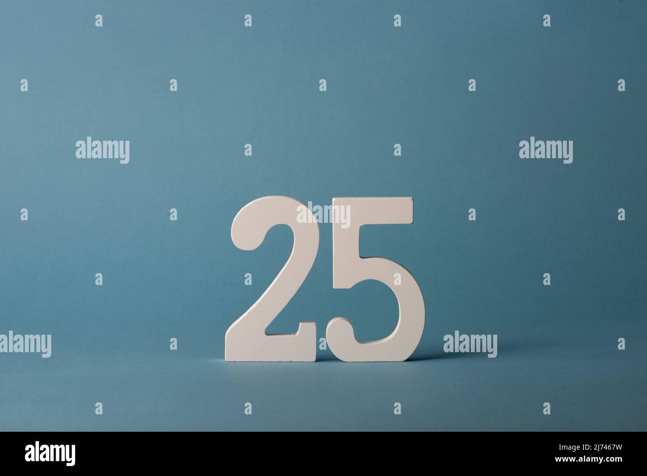Number twenty five birthday hi-res stock photography and images - Alamy