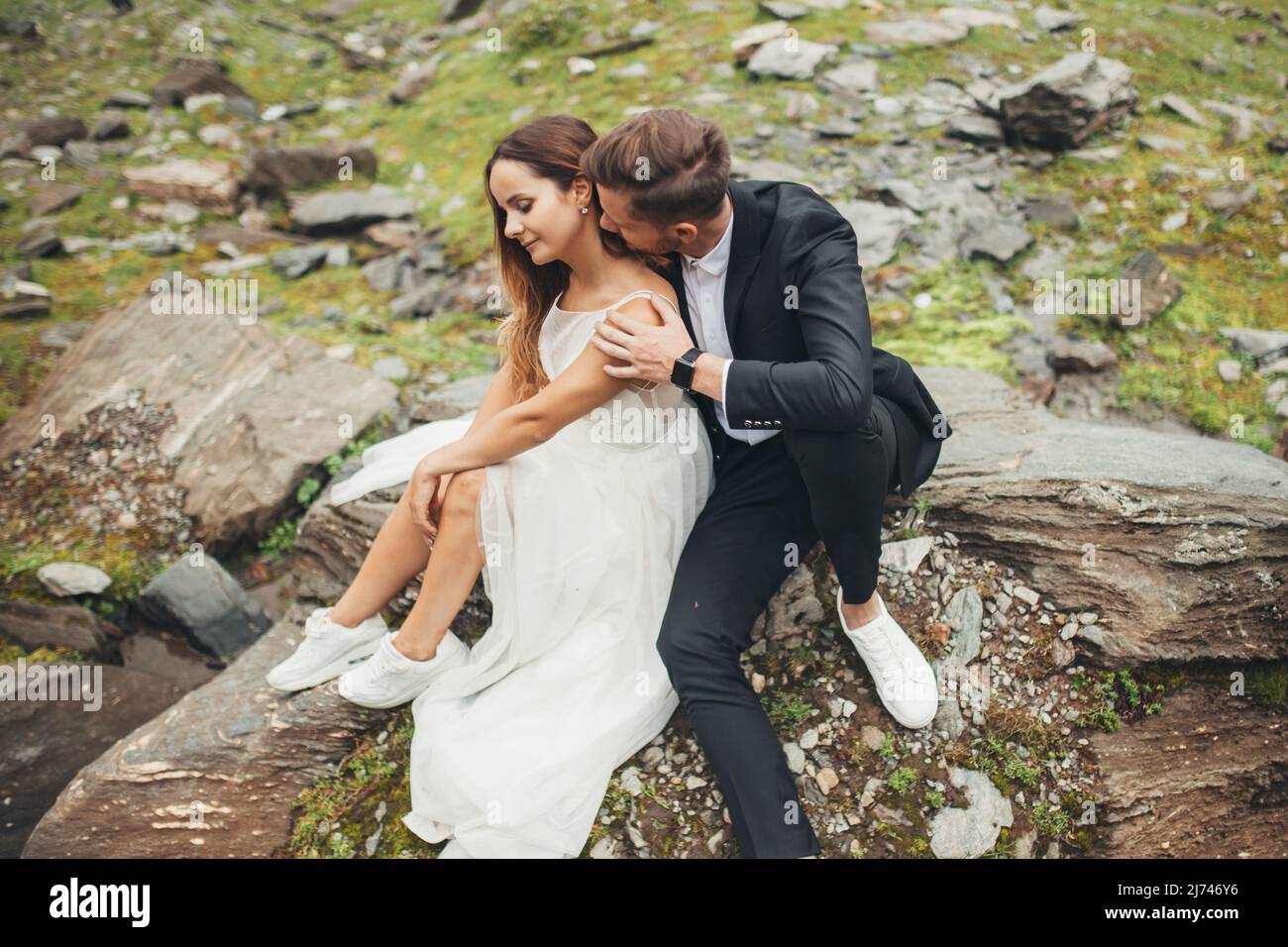 Man kissing her neck hi-res stock photography and images - Alamy