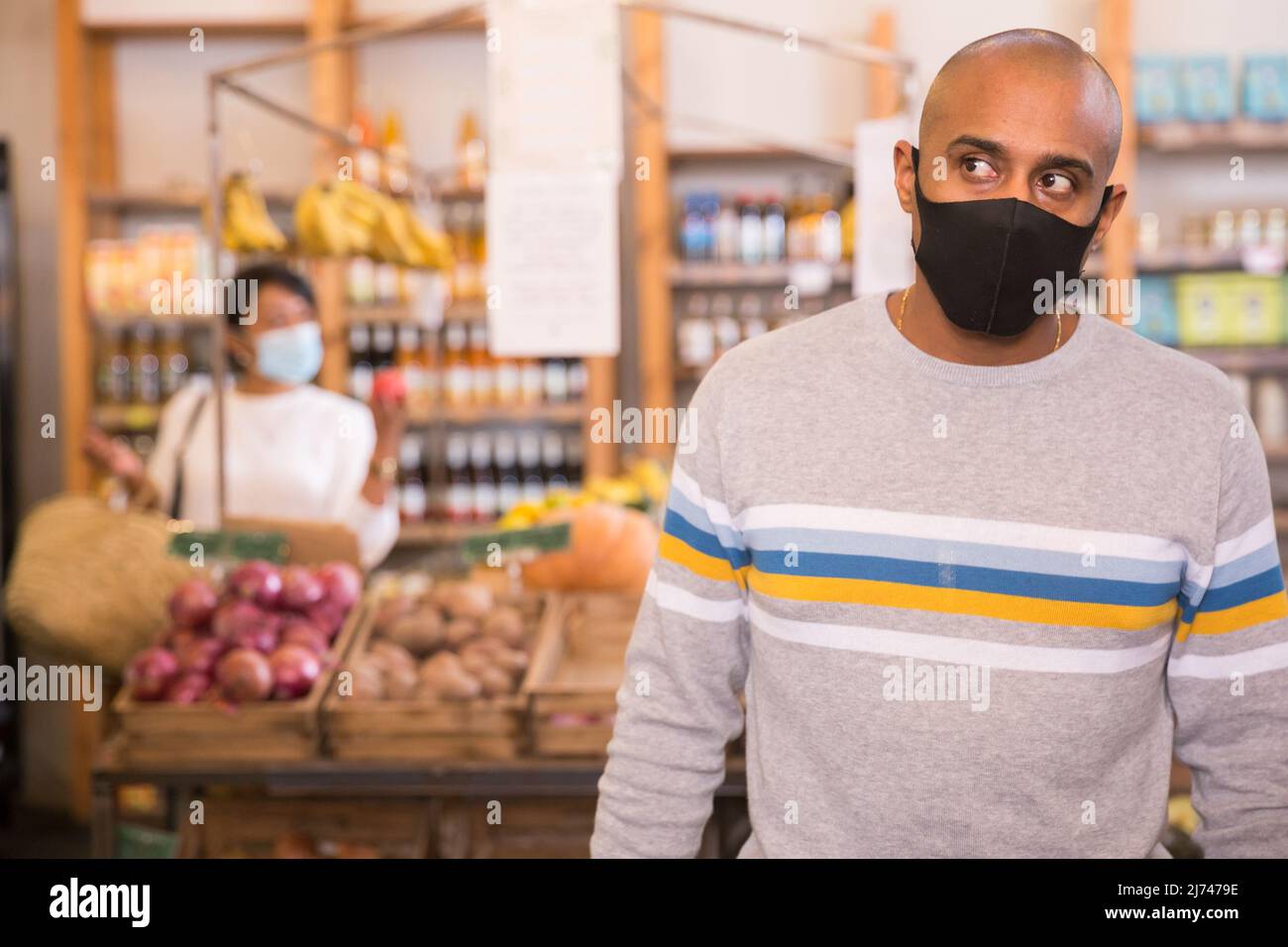 Grocery visiting hi-res stock photography and images - Alamy