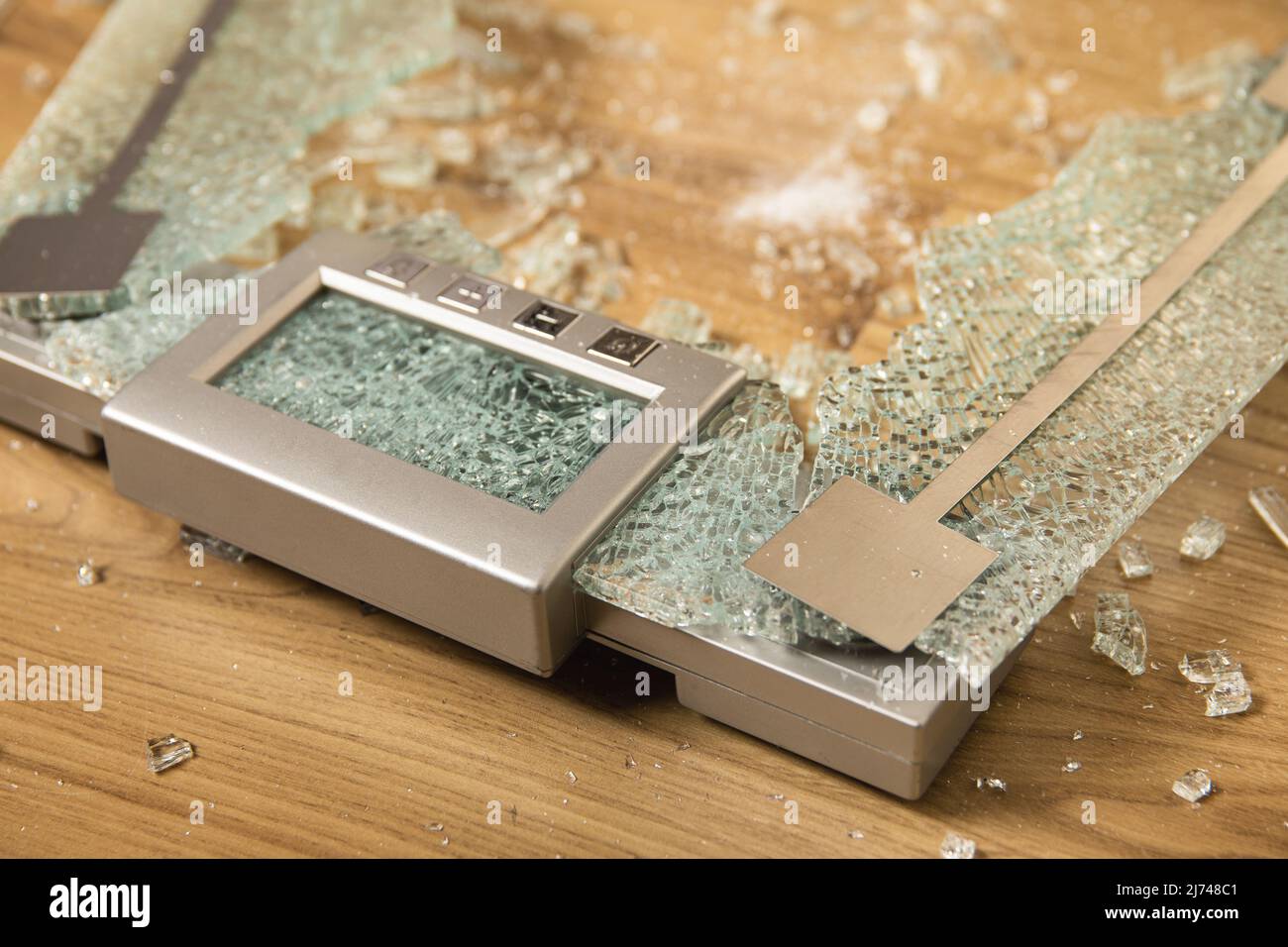 Broken scale weighing hi-res stock photography and images - Alamy