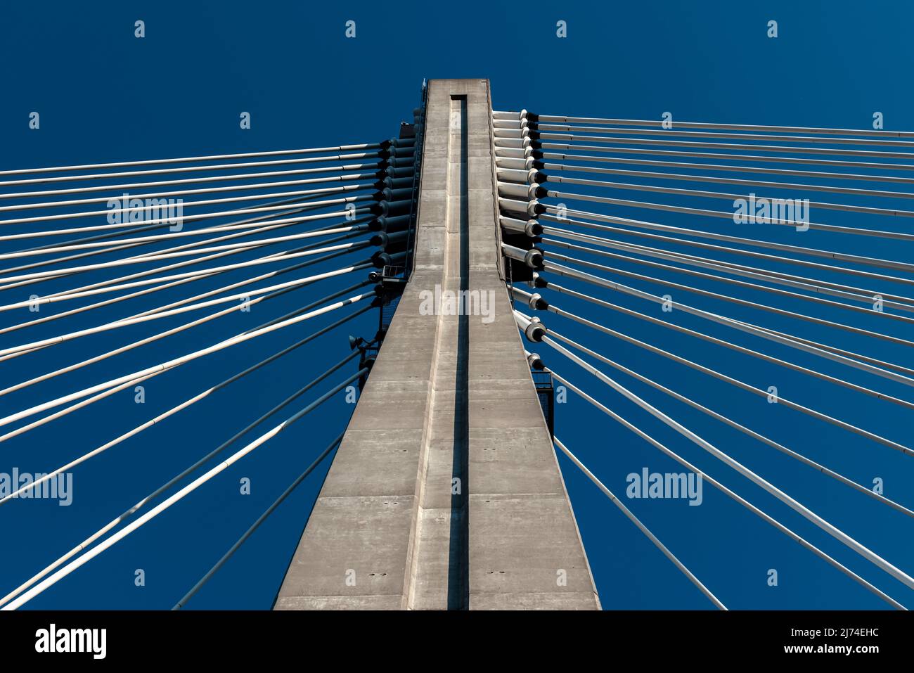 Bridge column beam hi-res stock photography and images - Alamy
