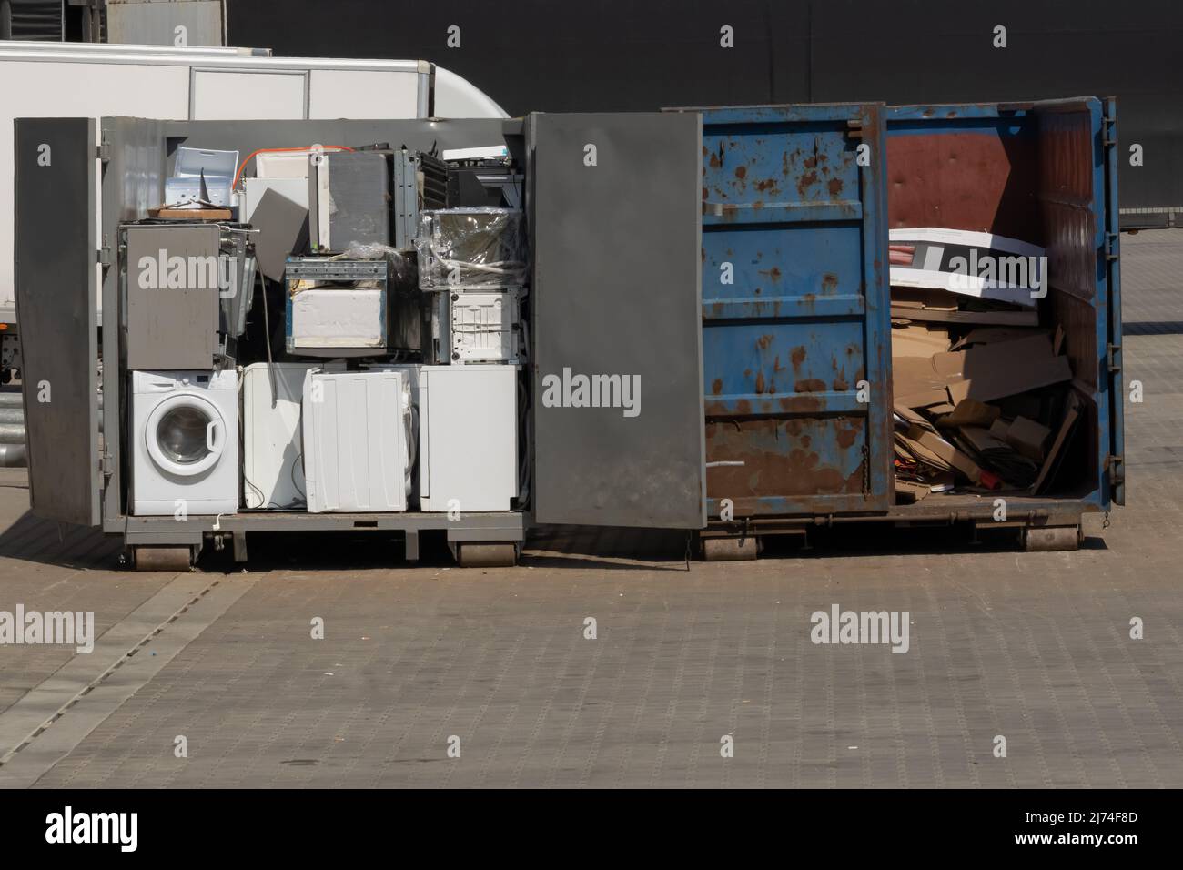 Electronic waste for recycling. Discarded household appliances in the ... Electronic waste for recycling. Discarded household appliances in the ...
