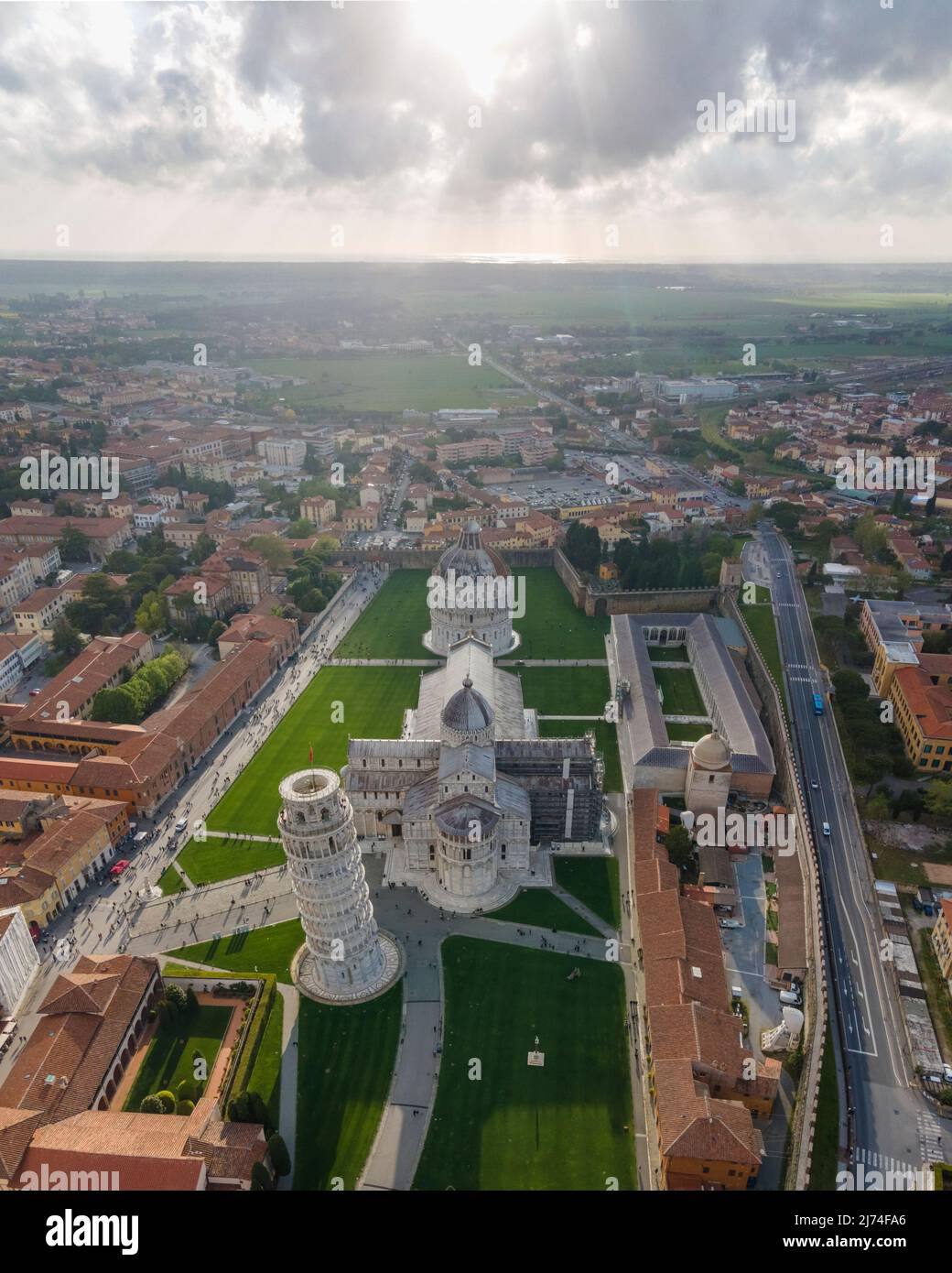 The leaning tower of pisa above hi-res stock photography and images - Alamy