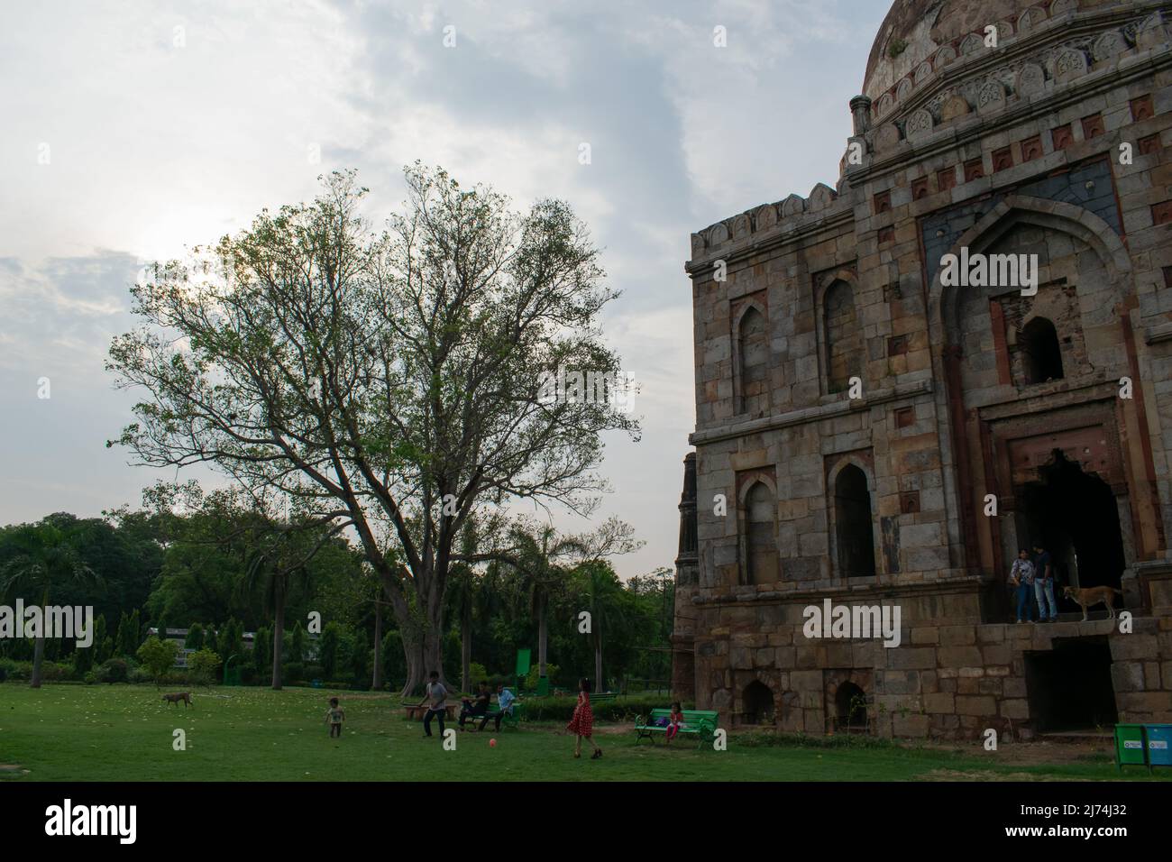 Building at Lodhi garden known as Shish Gumbad Stock Photo - Alamy