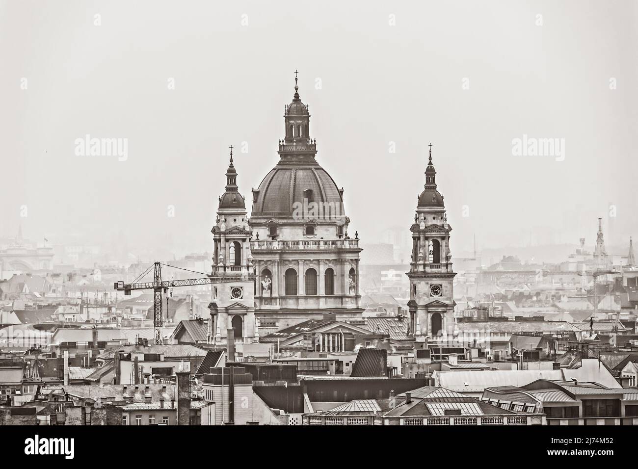 Clock st stephens basilica hi-res stock photography and images - Alamy