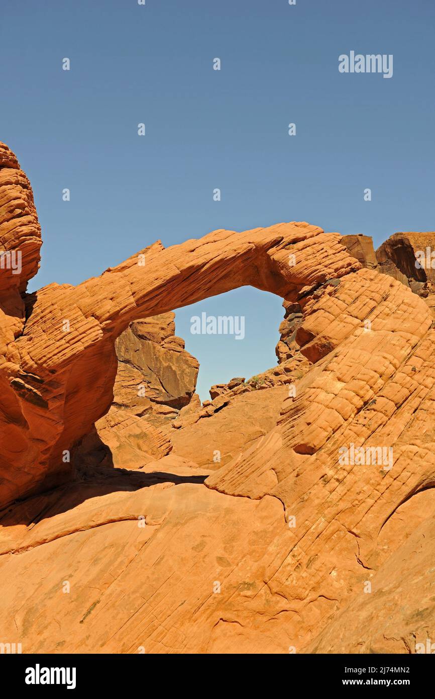 Arch in valley of fire state park hi-res stock photography and images ...