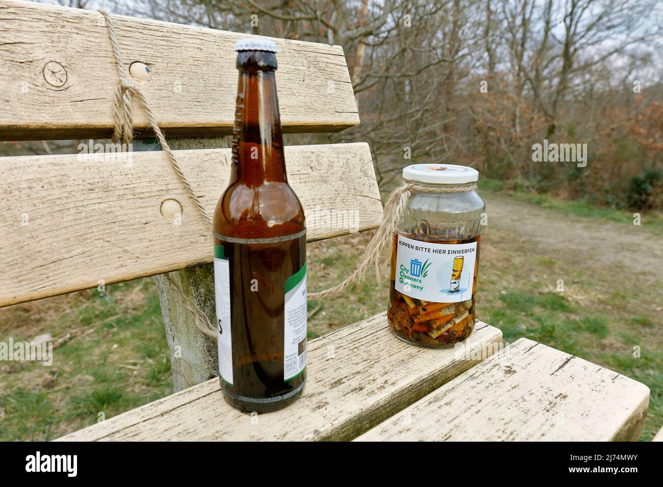 Cigarette waste hi-res stock photography and images - Alamy