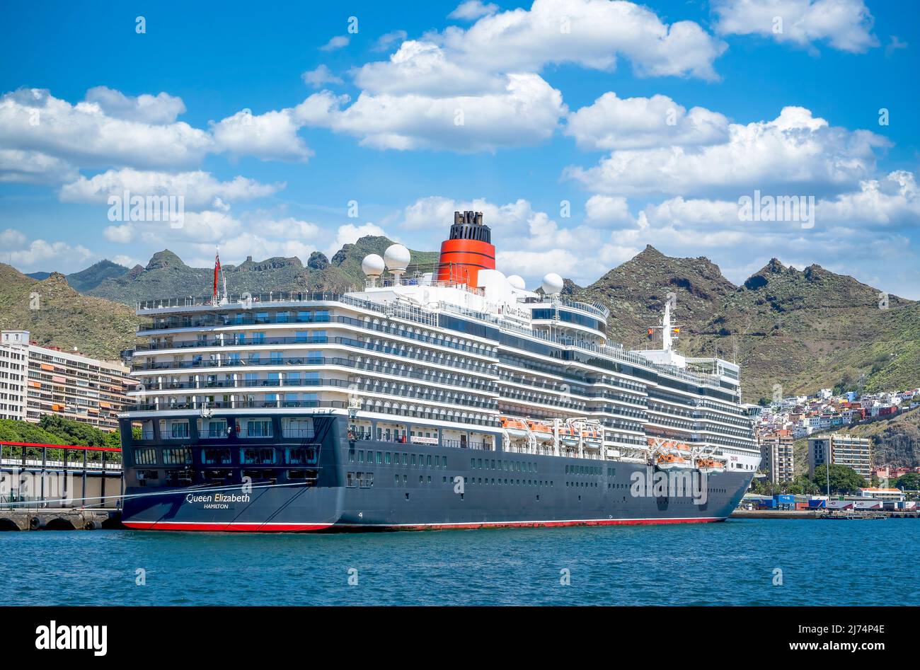 Stern view cruise ship queen hi-res stock photography and images - Alamy