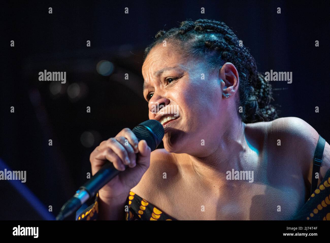 Zenzi makeba lee hi-res stock photography and images - Alamy