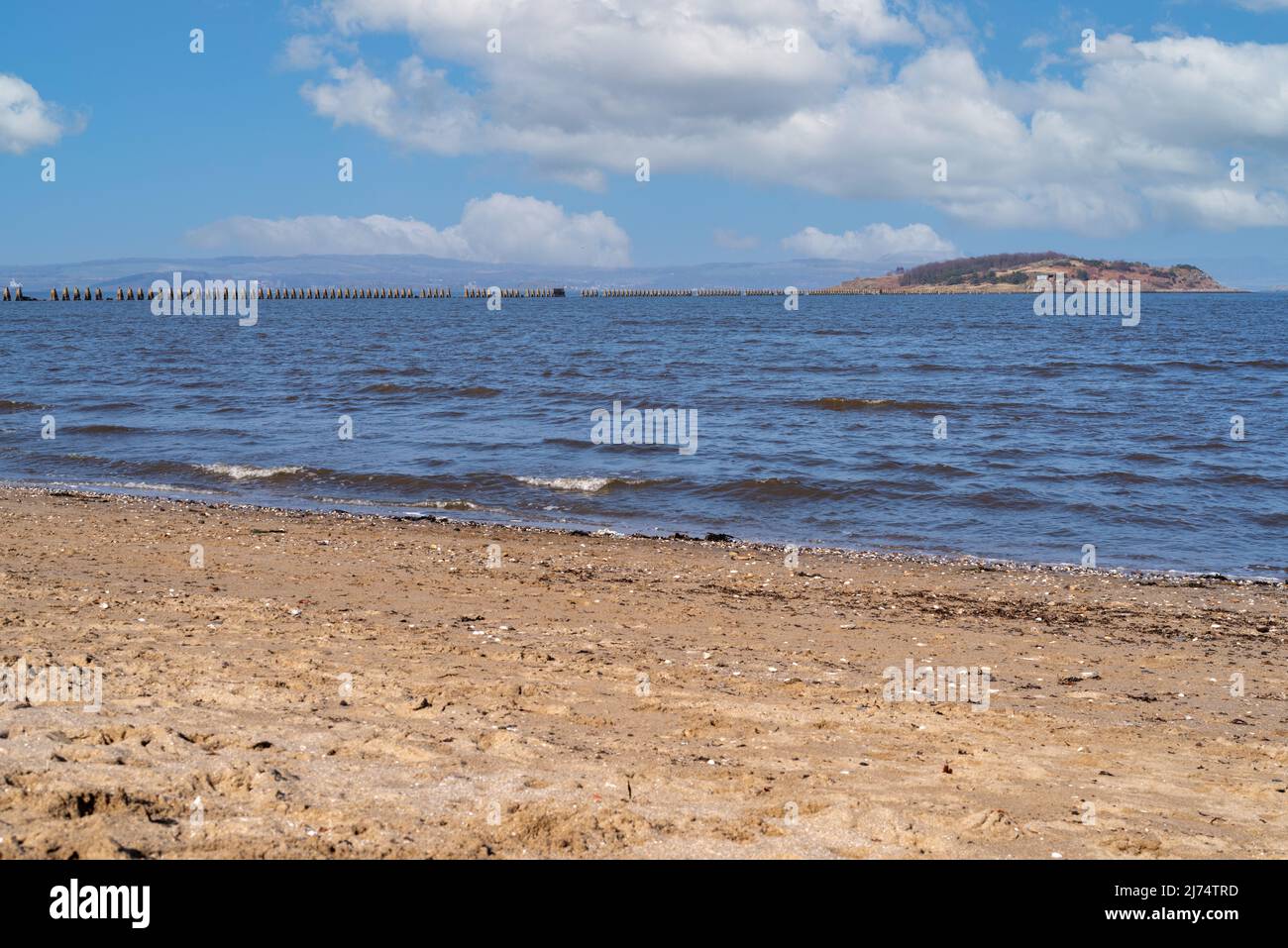 Cramond Island from Edinburgh beach Stock Photo - Alamy