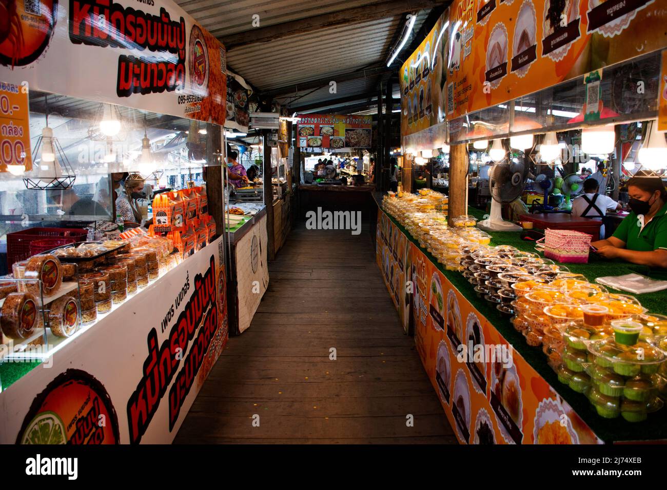 Thai people foreign travelers walking travel visit shopping from ...