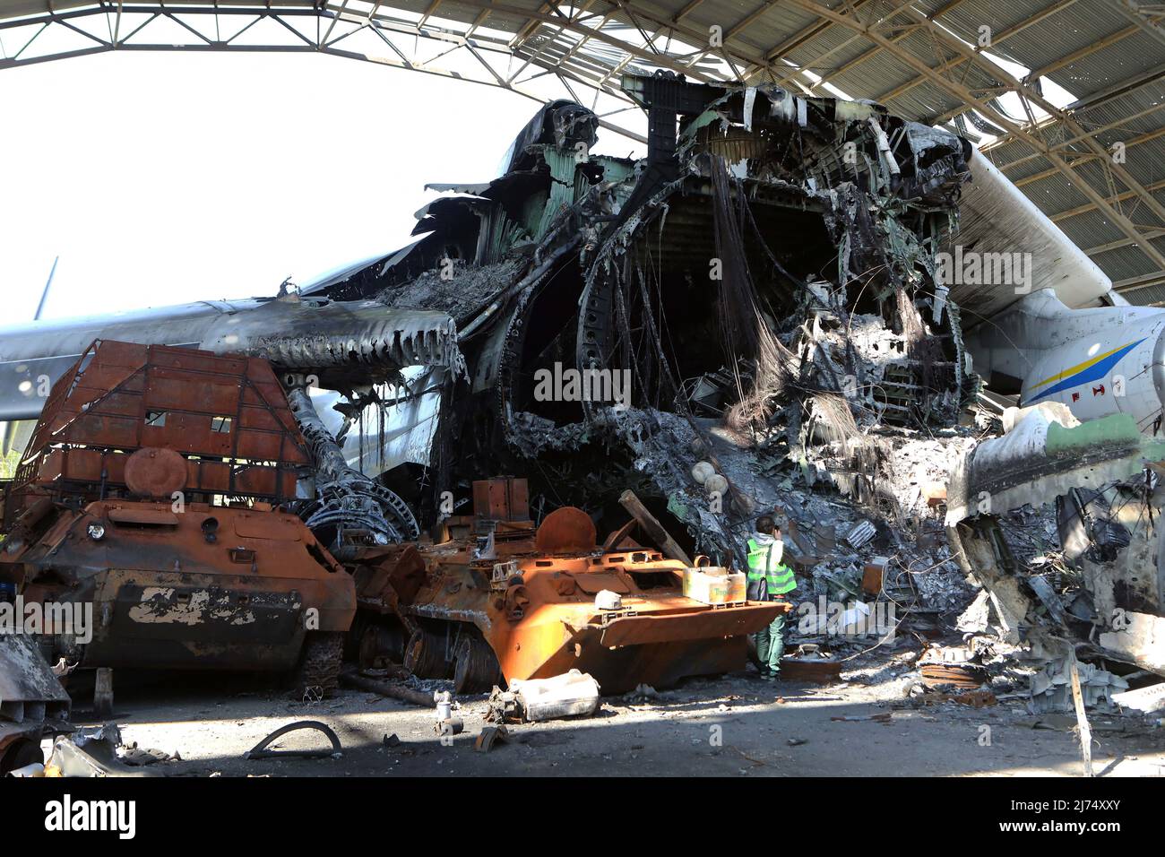 The Antonov An-225 Mriya, the world's largest cargo plane, destroyed in ...