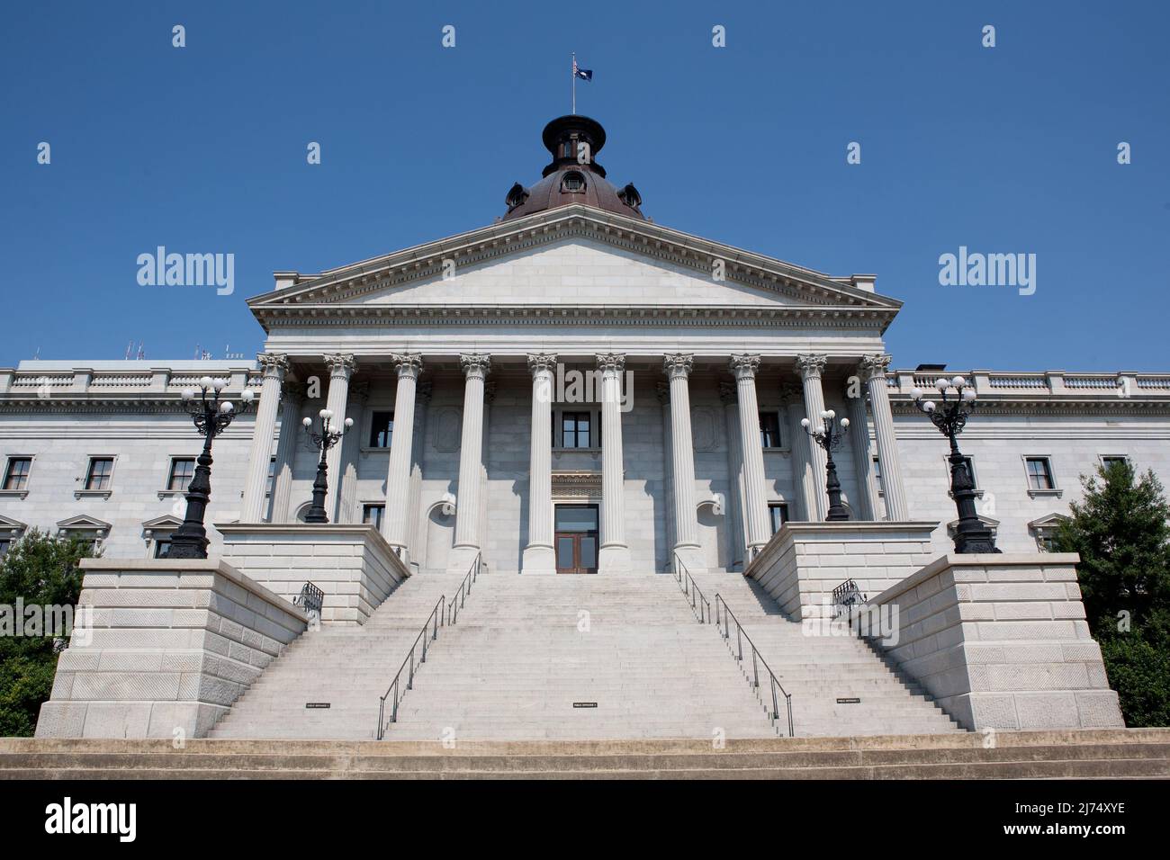 The State of South Carolina Capital Building on a bright sunny day ...