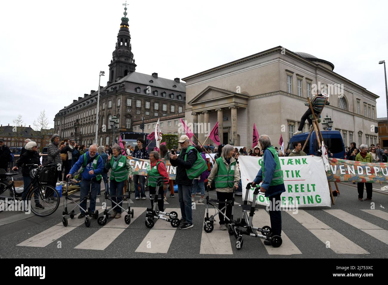 Copenhagen/Denmark/06 May 2022/Cliamet actrvest stngeclimate protest ...