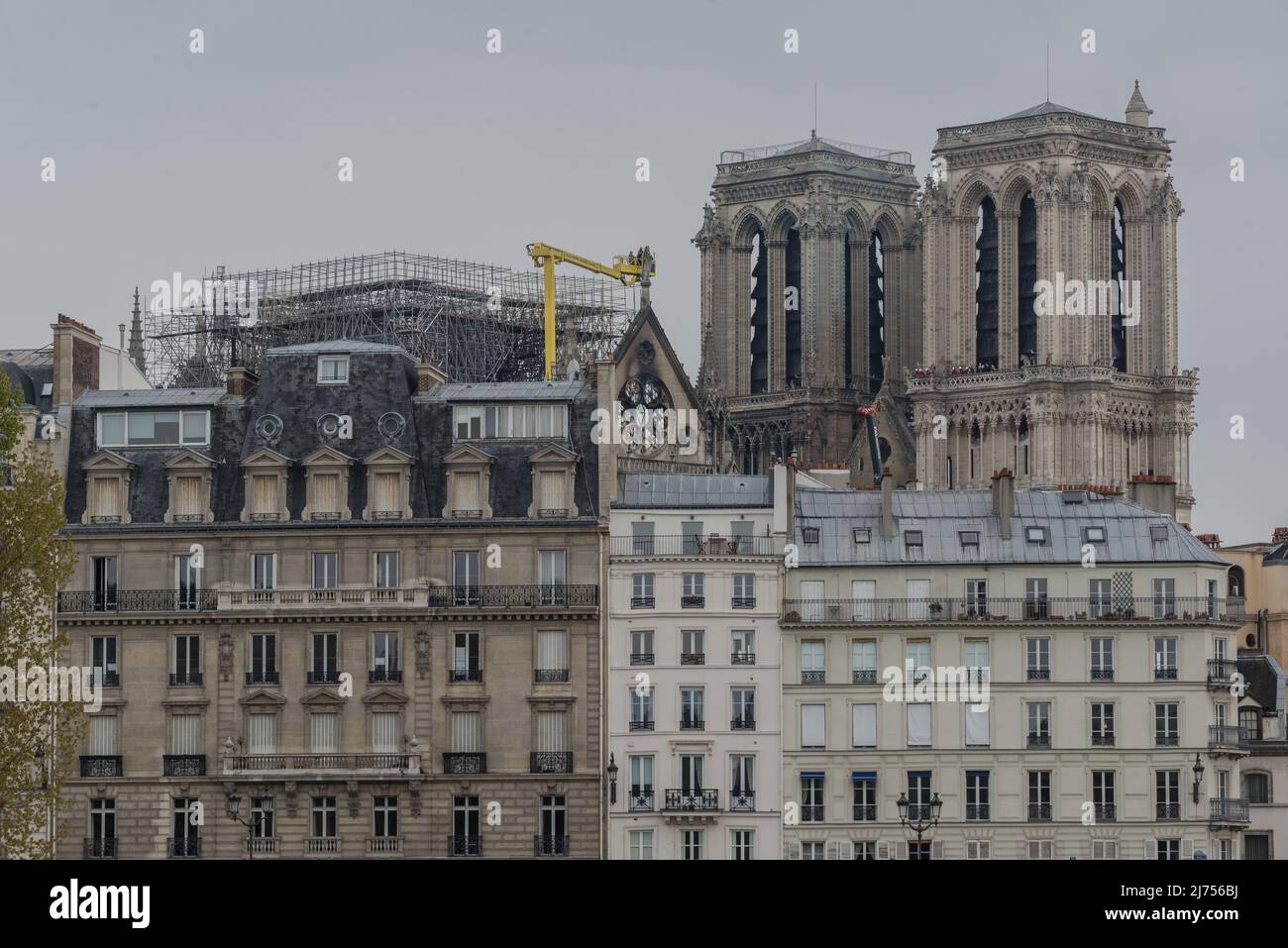 Cathedral Notre-Dame de Paris the day after church burned Stock Photo ...