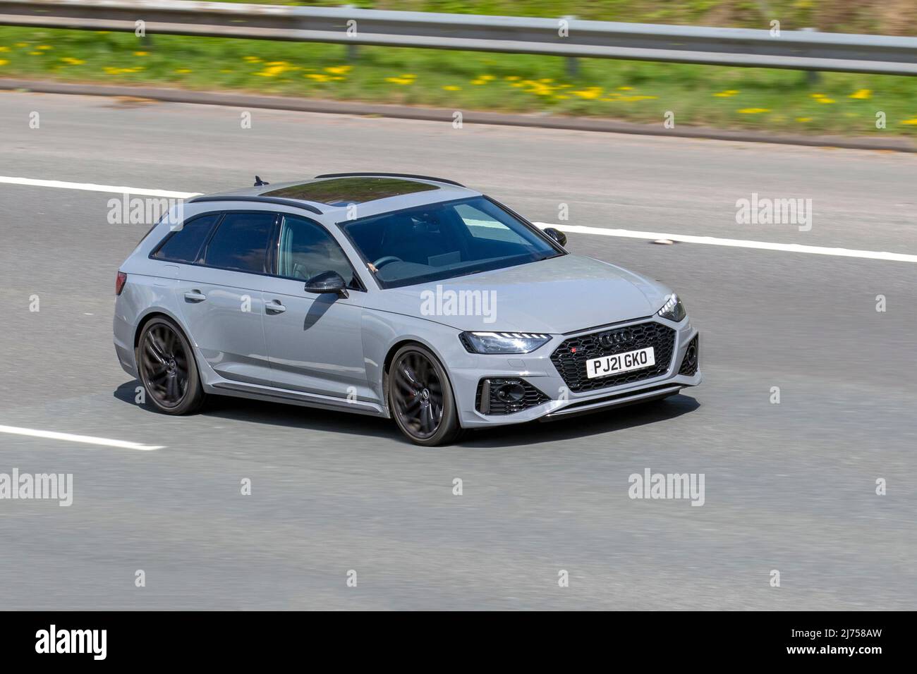 Audi rs4 rs 4 tfsi quattro vorsprung 5dr s tronic hi-res stock ...