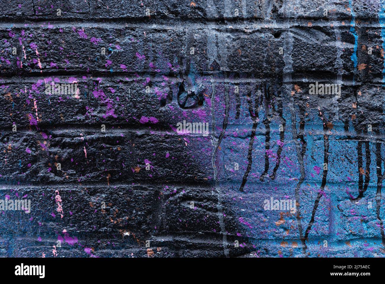 Paint drip building hi-res stock photography and images - Alamy