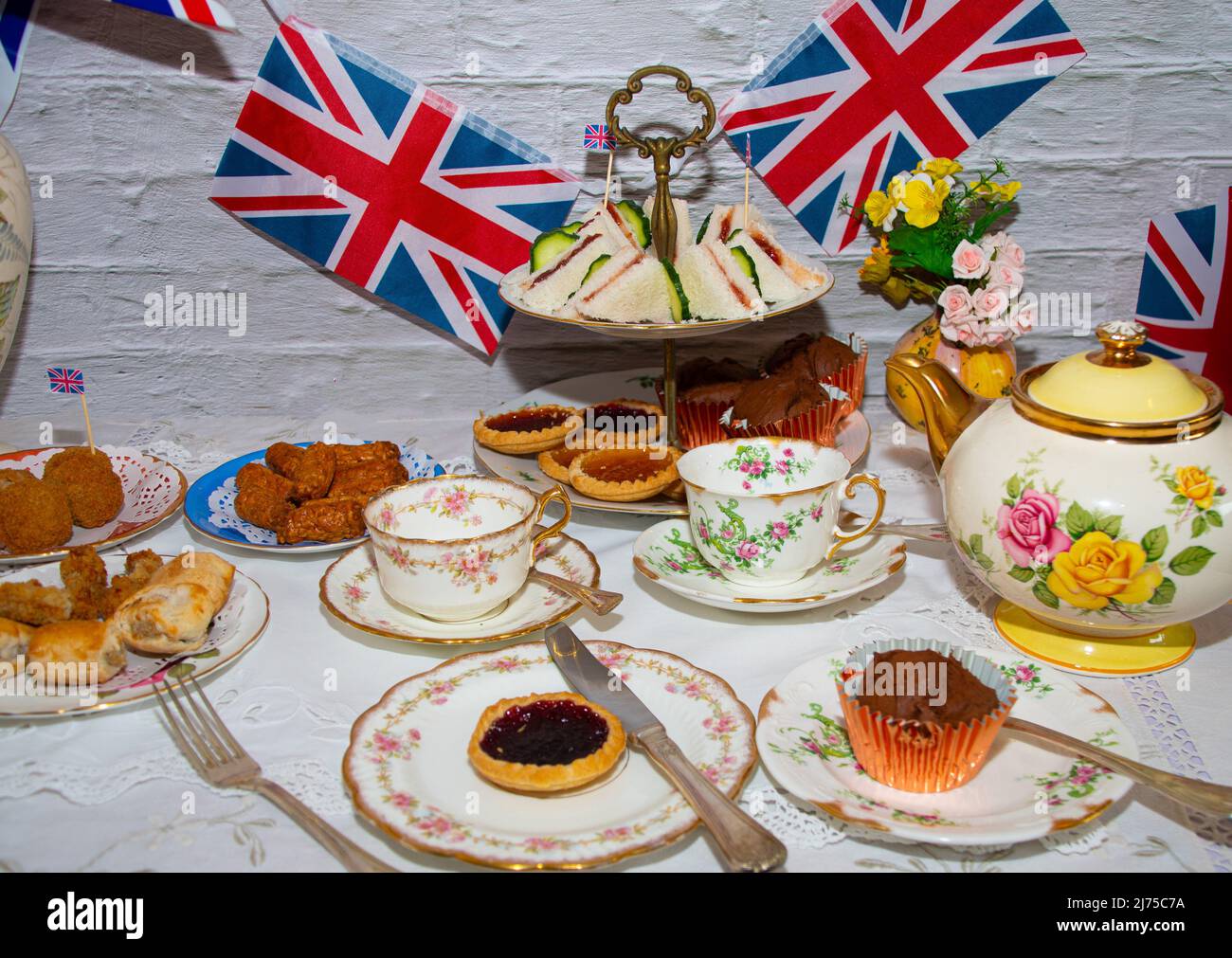 Queen elizabeths platinum Jubilee vintage party celebrations Stock ...