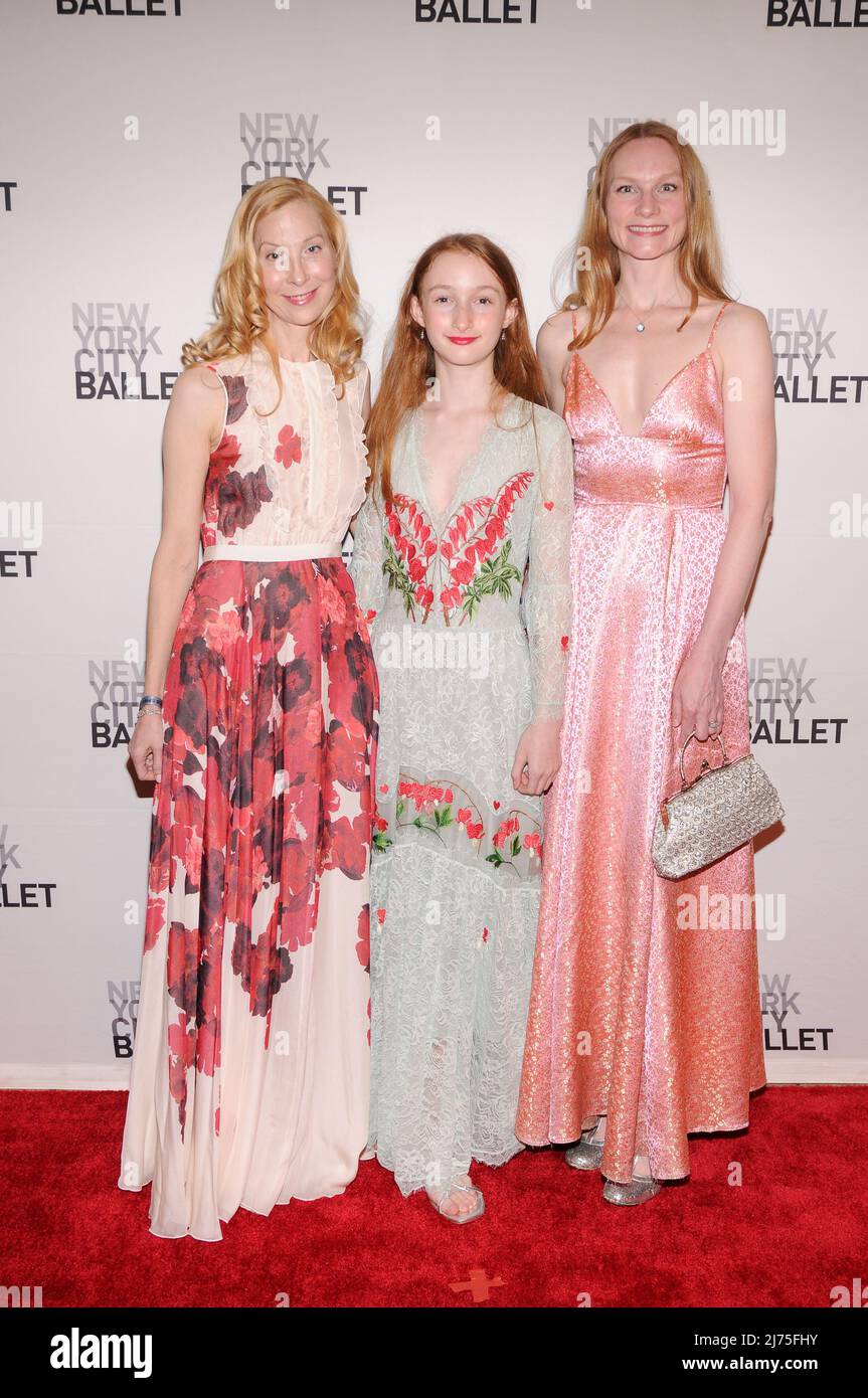 Victoria Berk, Felicity Strauss and Meredith Strauss attend the New ...