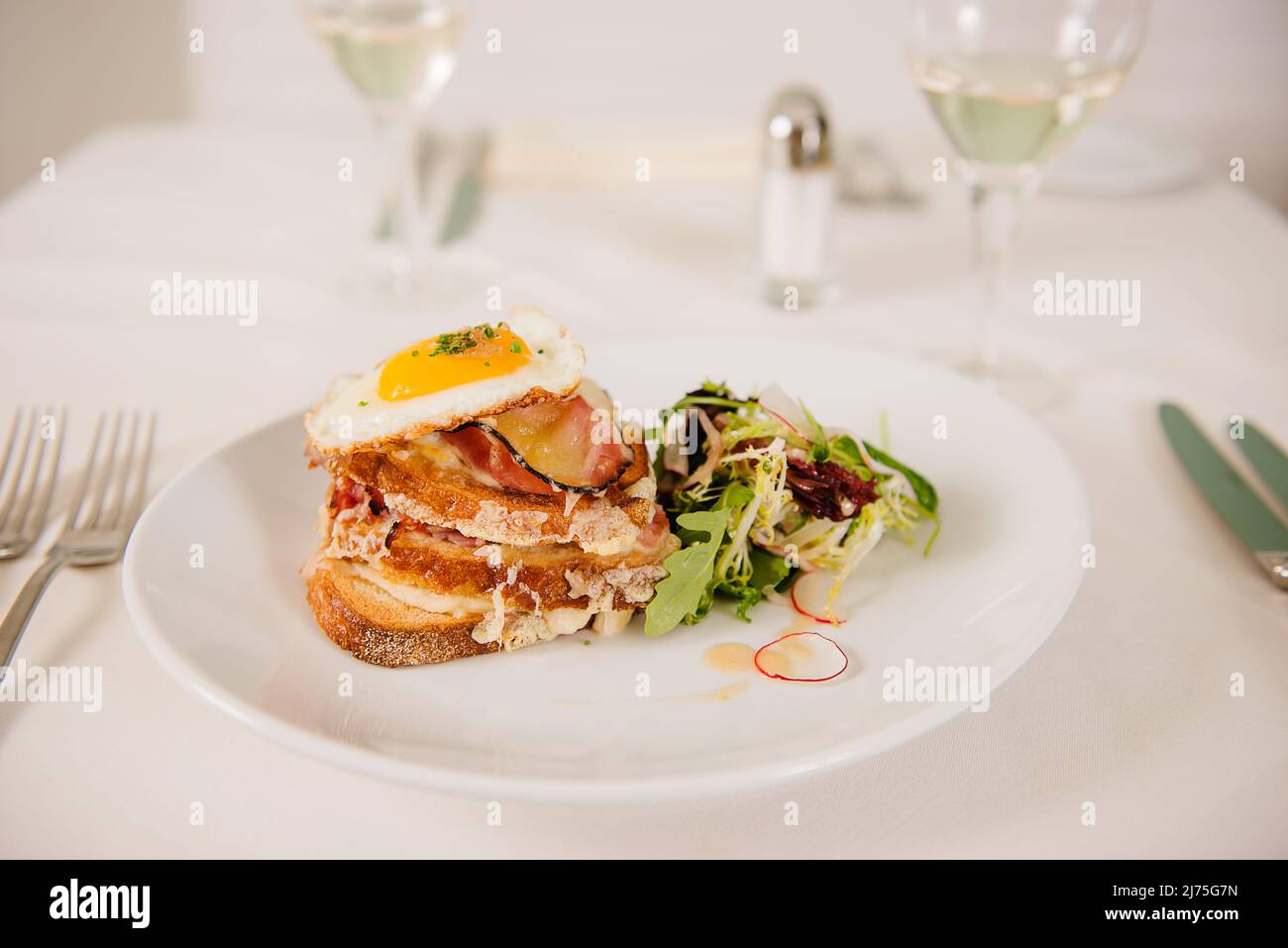 Croque madame hi-res stock photography and images - Alamy