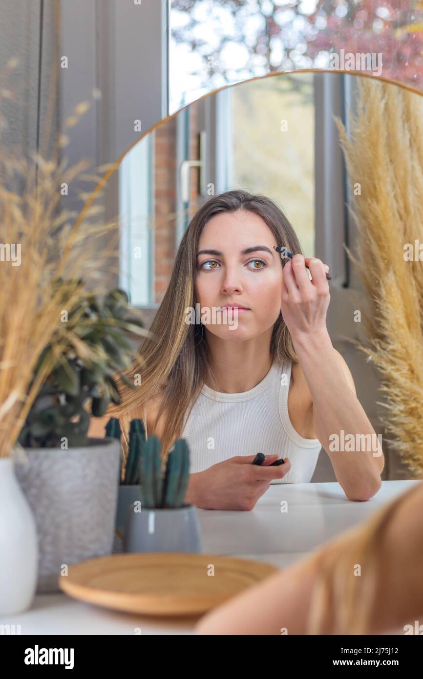 Vanity table hi-res stock photography and images - Alamy